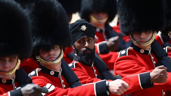 Sikh soldier becomes first to wear turban for Trooping the Colour ...