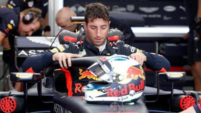 Angry Daniel Ricciardo punches through a wall after US Grand Prix ...