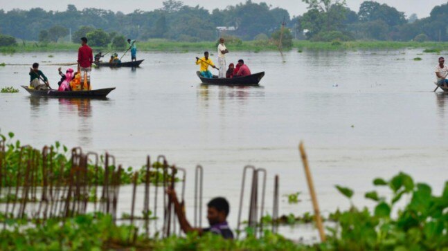 Assam flood: Water level in Guwahati rising by 3 cm/hour, Brahmaputra crosses danger mark ...