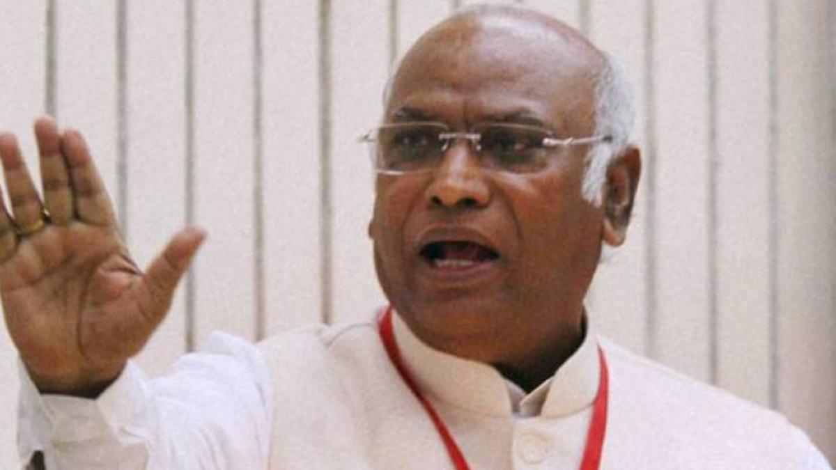 Talks on portfolio allocation in Maha expected by Dec 16: Cong leader ...