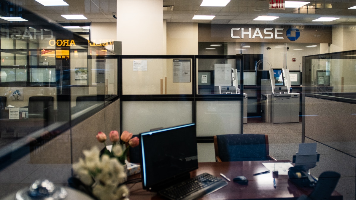 New Yorkers may be ordered to stay home as medical supplies run short ...