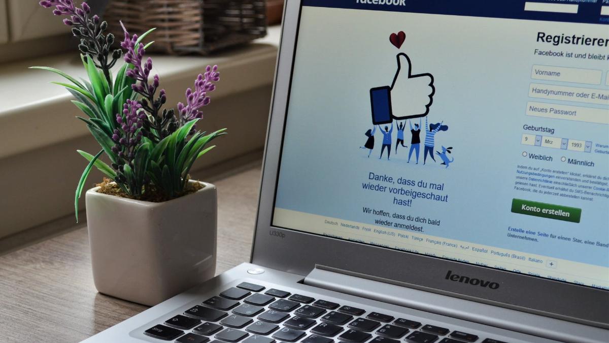 Facebook How To Add Or Remove An Email Address From Your Account 