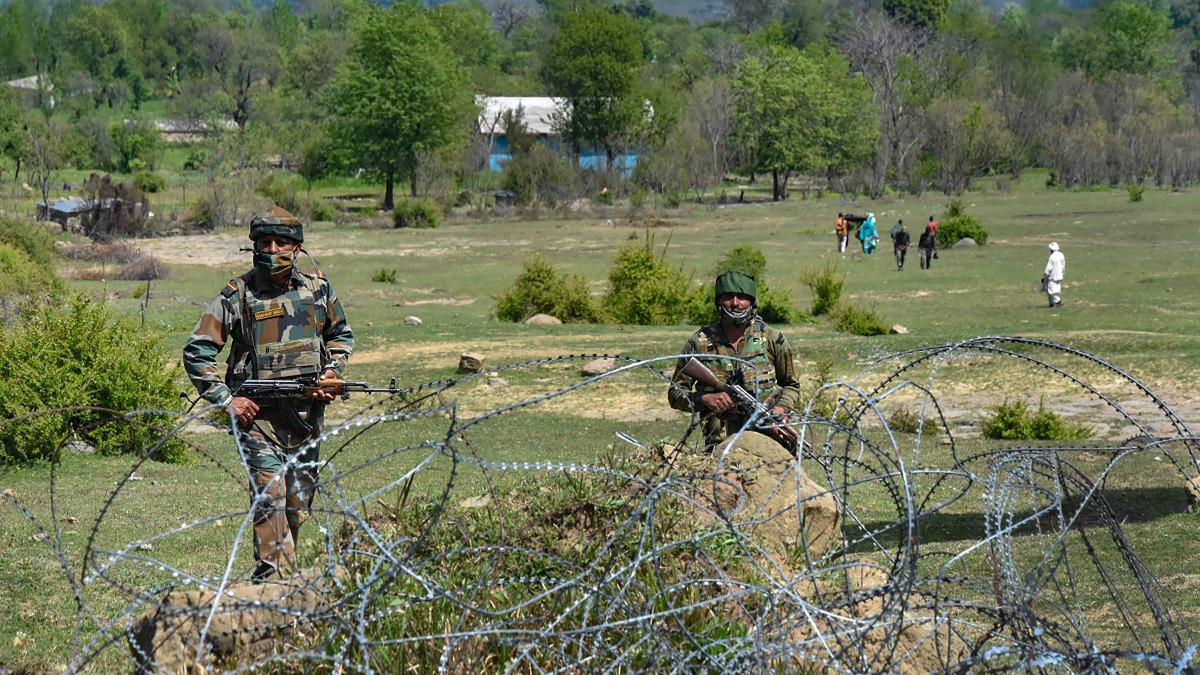 Pakistan army resorts to shelling in J&K's twin sectors of Rajouri, Poonch
