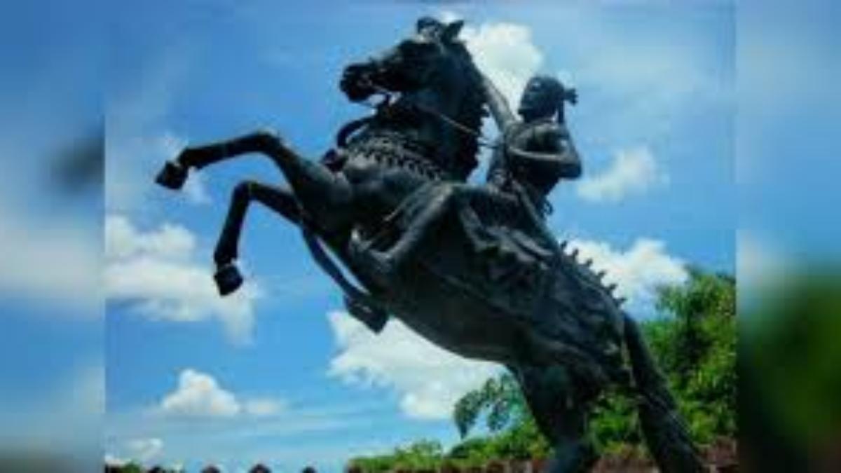 Shiv Sena questions BJP's 'silence' over Shivaji statue removal - India ...