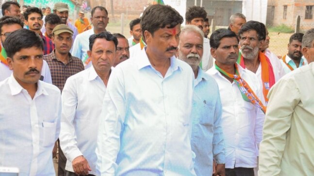 Sex Cd Scandal Accused Bjp Leader Ramesh Jarkiholis Supporters Create Ruckus In Belgaum