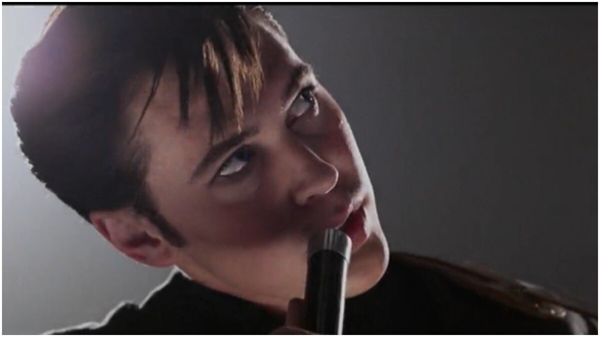 Elvis trailer out. Austin Butler introduces us to real King of Rock and ...