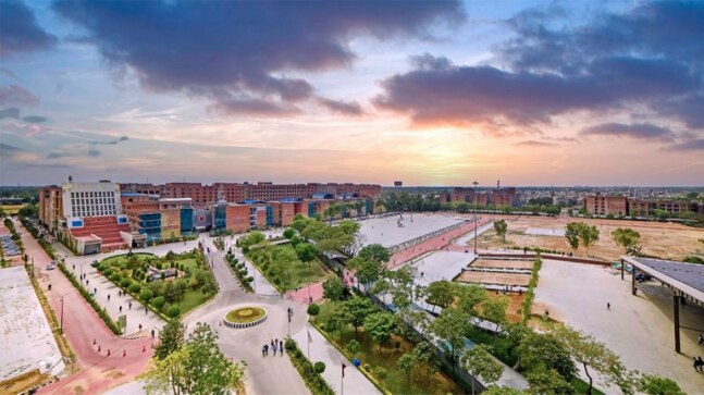 LPU sets placement record: 383 LPU students placed at packages of 10-64 ...