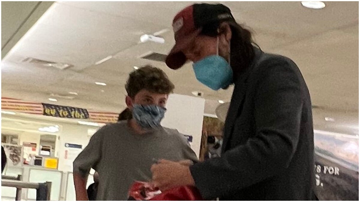 This young fan met Keanu Reeves at the airport and their conversation ...