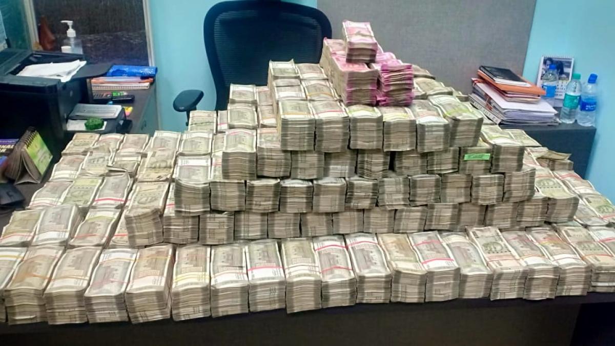 Kolkata Police Recovers Rs 8 15 Crore From CA s House In Kolkata Kolkata Police Recovers Rs 8 15 Crore From CA s House In Kolkata