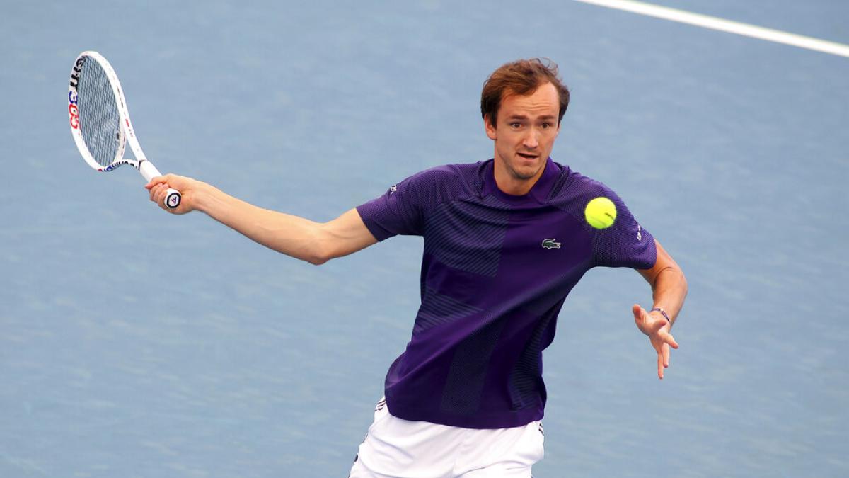 Daniil Medvedev hardly breaks a sweat as he advances to Adelaide ...