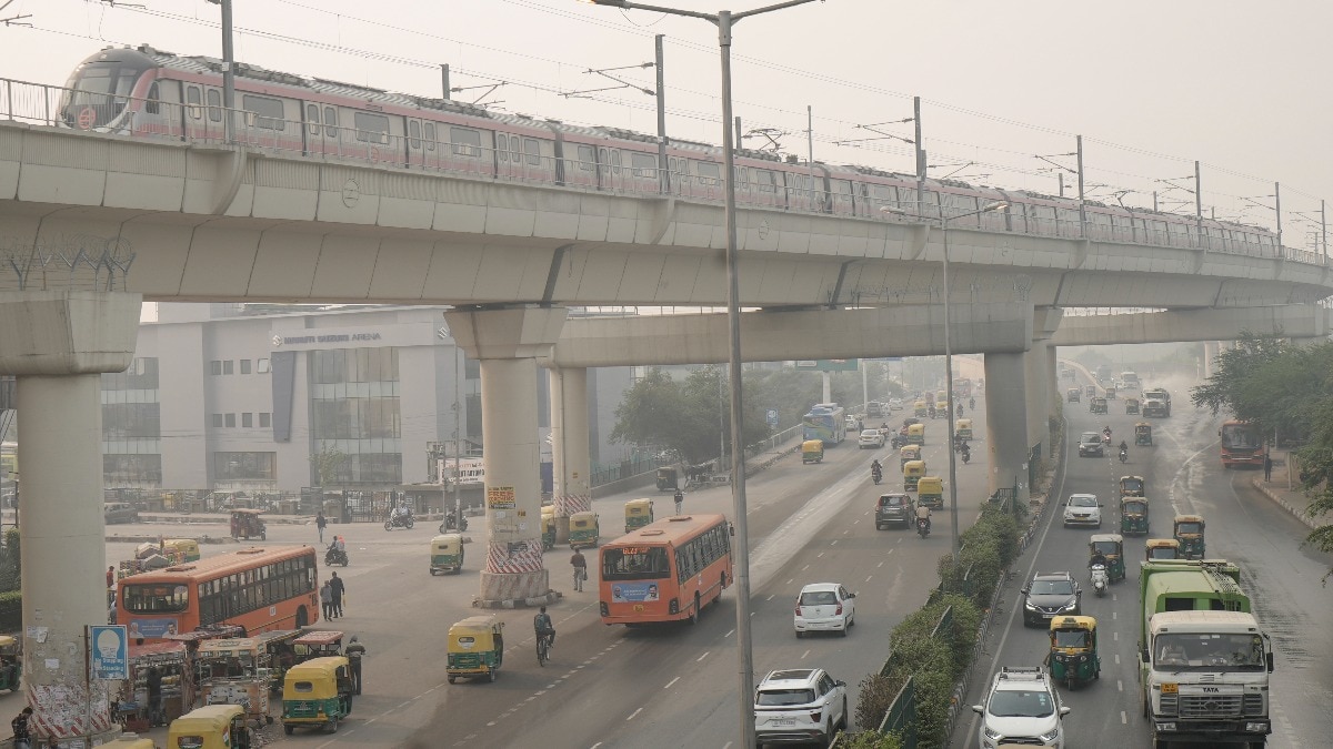Delhi air quality in 'severe' category, fog-like condition likely over ...