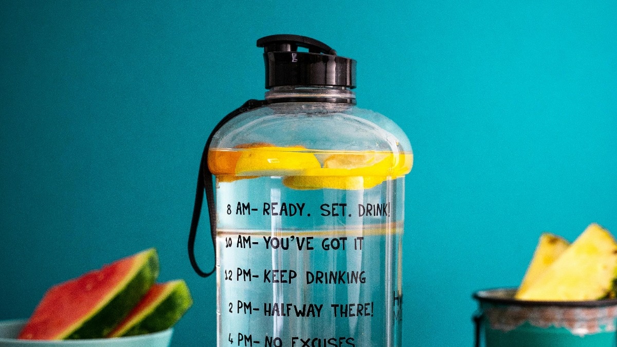 10 tips to stay hydrated during the festive season - India Today