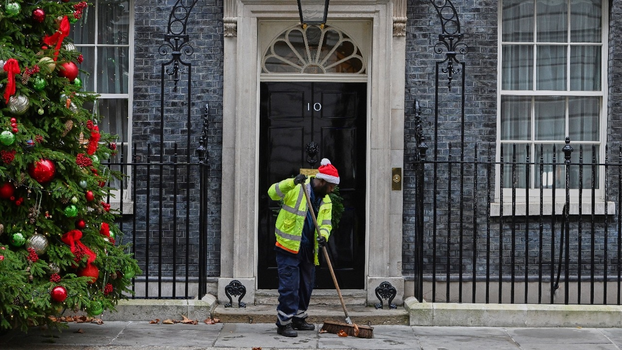 Meet Mukesh Mandal, software engineer from India who works as sweeper ...