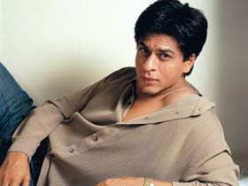 SRK to undergo shoulder surgery - India Today