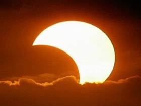 Tawang witnesses total solar eclipse - India Today