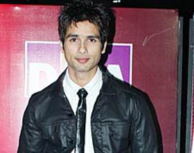 Shahid to pay tribute to MJ - India Today