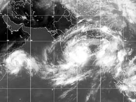 10 dead as Cyclone Laila gathers pace - India Today