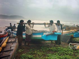 Cyclone Laila to hit Andhra coast - India Today