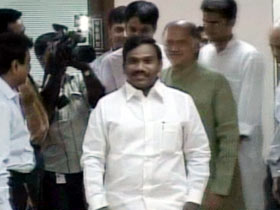 TN: Tainted Raja gets hero's welcome - India Today