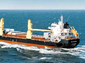 Merchant ship runs aground near Juhu - India Today