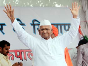Lokpal Bill: Anna challenges Sibal - India Today