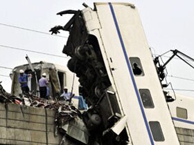 China: Bullet train derails, 35 dead - India Today
