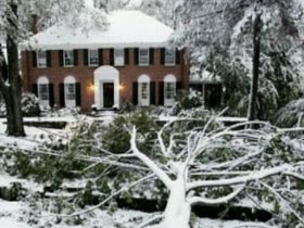 Early snowstorm hits US east coast - India Today