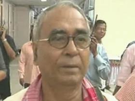 CPM leader goes against party diktat, meets Mamata - India Today