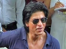 SRK celebrates his 46th b'day - India Today