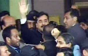 Gilani convicted for contempt of court - India Today