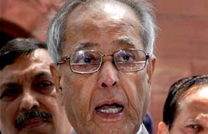 Pranab wants states to reduce petrol taxes - India Today
