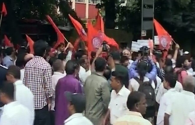 VHP activists protest against Ayodhya yatra ban in Delhi - India Today