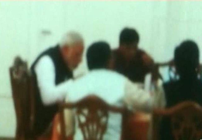 Modi visits Parliament canteen, pays Rs 29 for lunch - India Today