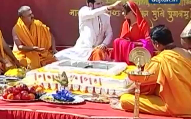 Gayatri-Ranaji get married again in Ek Raja Ek Rani - India Today