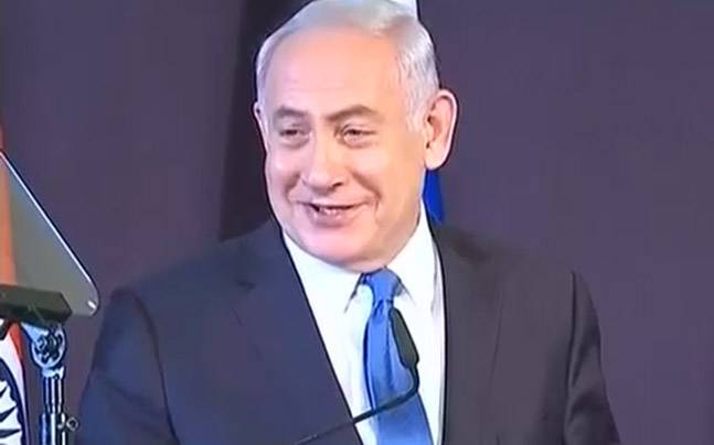 Image of the Day: Benjamin Netanyahu talks of yoga, dinner date with ...