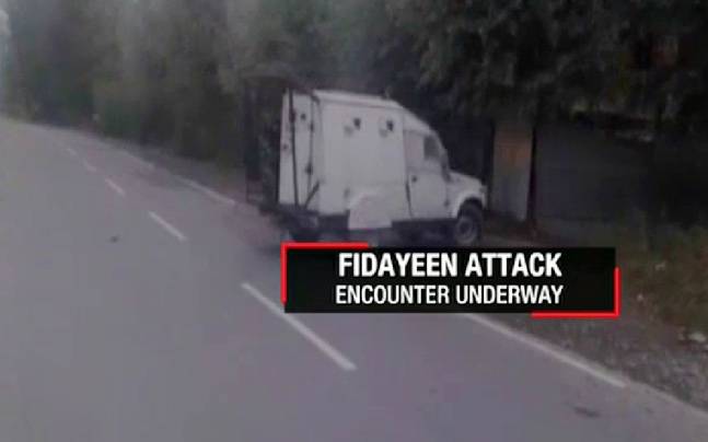 Kashmir: Fidayeen attack in Pulwana, 1 security personnel martyred, 6 ...