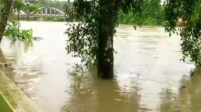 Human chain saves drowning fishermen