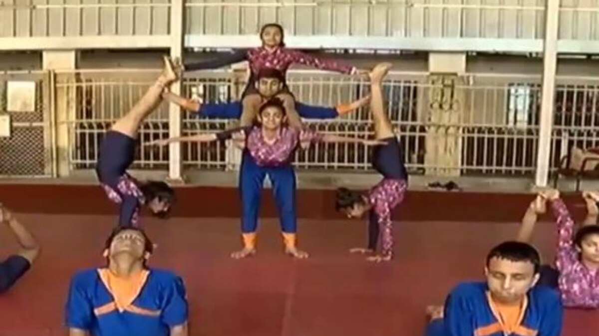 Good News: Visually impaired students perform acrobatic yoga - India Today