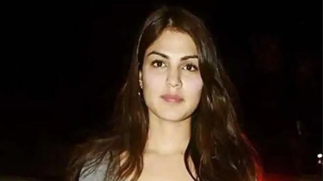 Rhea walks out of Byculla jail after 28 days; 4 PFI members sent to 14 ...