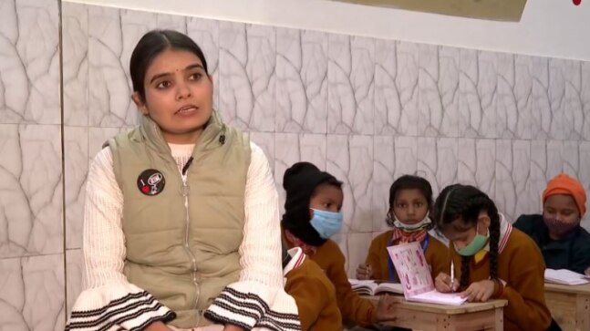 Good news: Meet Chandni, Dev who look after the education of slum kids ...