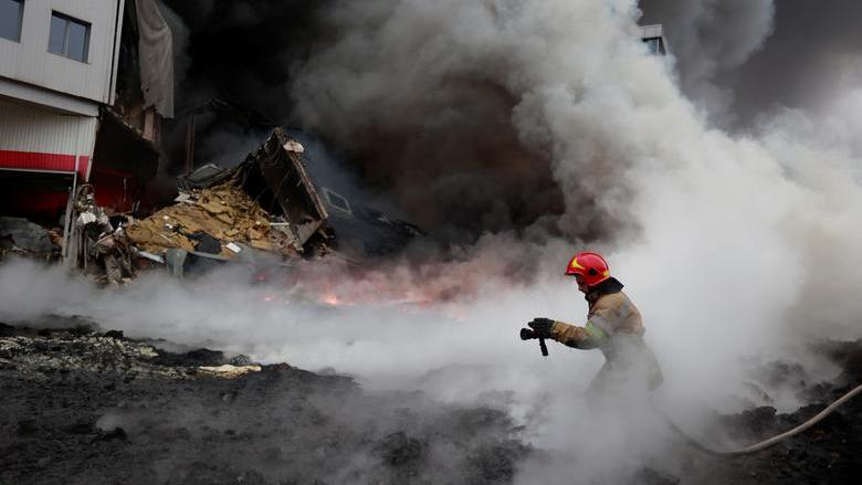 Ukrainian city Sumy bombed by Russian planes despite ceasefire, claims ...