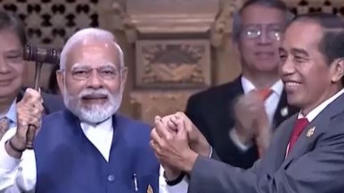 Indonesian President Joko Widodo hands over G20 Presidency to PM Modi ...
