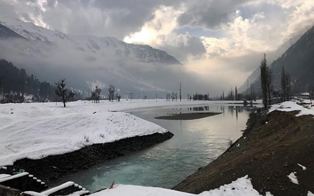 White Kashmir: 8 pictures of the snow-covered paradise that will melt ...