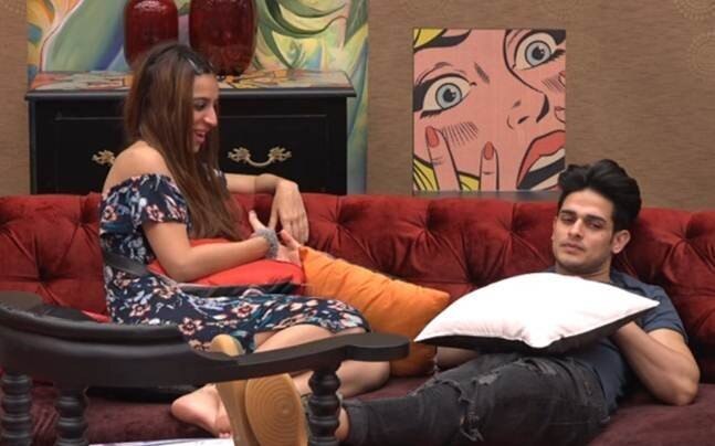 Bigg Boss 11: Now Priyank and Benafsha enter the bathroom together ...