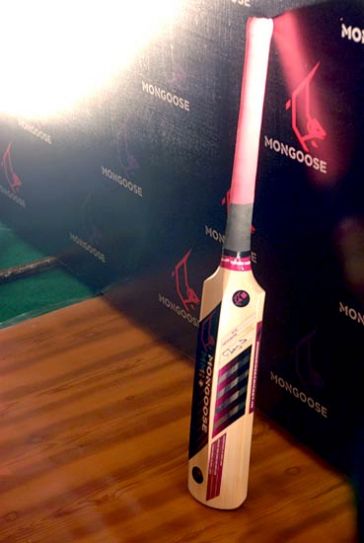 Matthew Hayden launches Mongoose bat | IndiaToday
