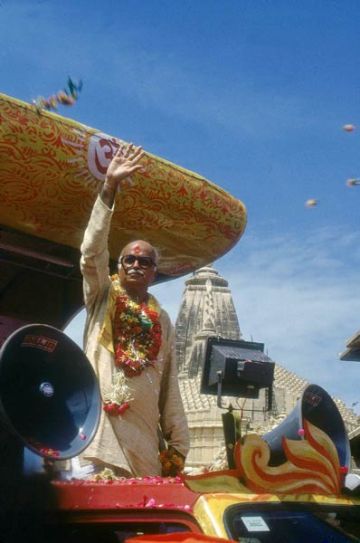 Advani back on the road | IndiaToday