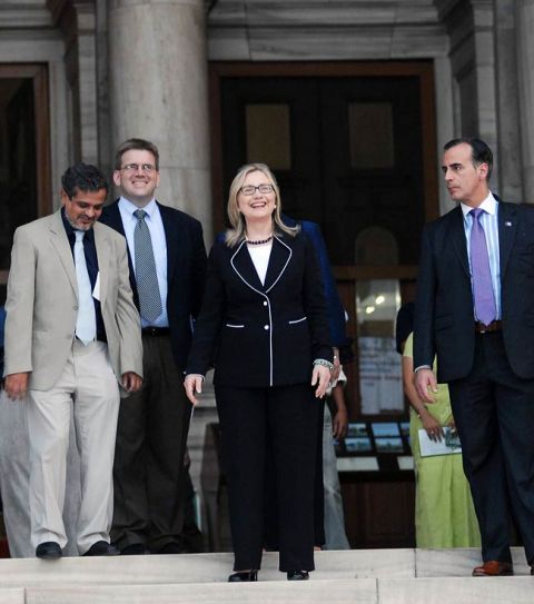 Hillary Clinton visits Victoria Memorial in Kolkata | IndiaToday