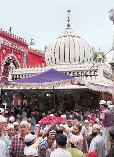 Legacy of Nizamuddin dargah crumbles | IndiaToday