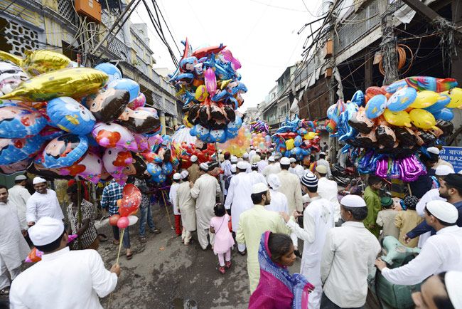 Eid celebrated across India with religious fervour | IndiaToday