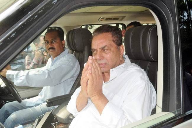 PHOTOS: Dharmendra, Abhay, Bobby bid a teary farewell to Ajit Singh ...